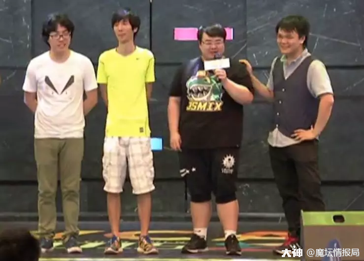 Infi自曝直播月收入大于5万 斗鱼四大天王个个年薪百万？_魔兽争霸 | 大神