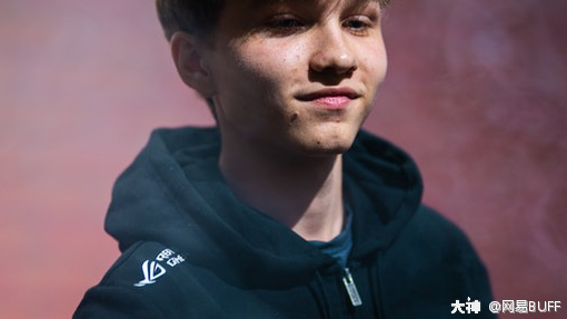 m0NESY采访：我确信我已经准备好踏入一级赛事_大神