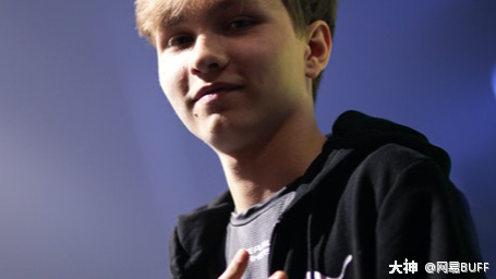 NAVI官宣青训队三人列入转会名单，m0NESY在列_大神