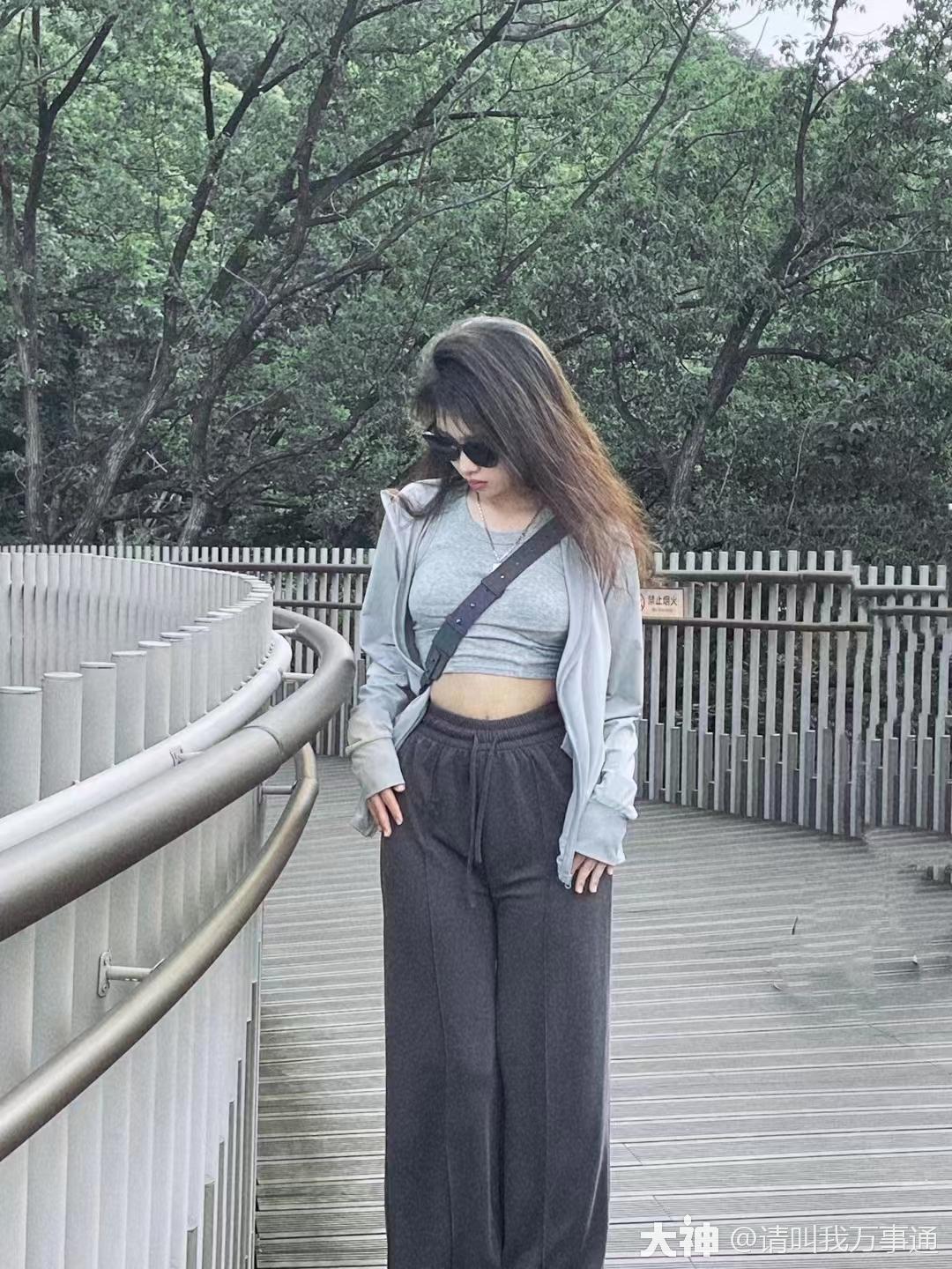 红颜舰长采访【归时雪蒙蒙】-来自【UNSC联邦】一位漂亮的小姐姐_无尽的拉格朗日 | 大神